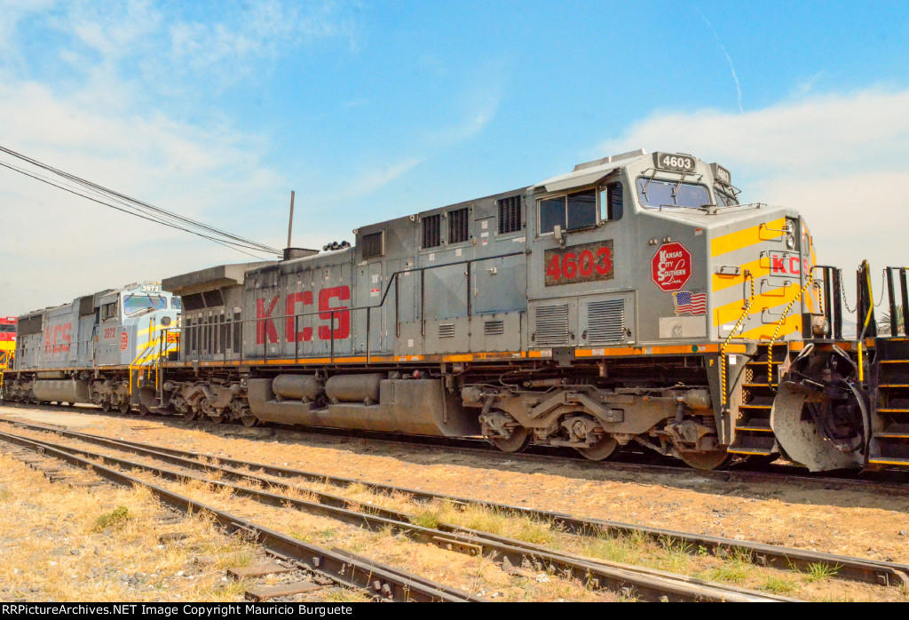 KCS AC4400 with gray paint scheme